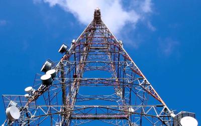 Cina Torre di telecomunicazioni 5G in acciaio galvanizzato 45m in vendita