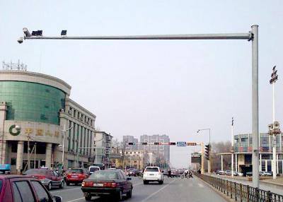 Cina Q235 ha galvanizzato la luce di segnalazione palo d'acciaio di traffico per i tabelloni per le affissioni della macchina fotografica del CCTV in vendita