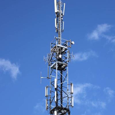 China Torre de aço das telecomunicações exteriores para uma comunicação do telefone celular à venda