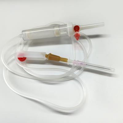 Cina Confezione di trasfusione di sangue monouso con aghi ipodemici con connettore a lucchetto Luer Lunghezza del tubo 150 cm in vendita