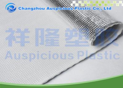 China De UV Bestand Bescherming van de het Broodjeshitte van het Aluminiumfolieschuim voor Dakbouw Te koop