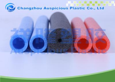 China Isolação colorida Pe expulsa da tubulação da espuma para a prevenção de perda fria do calor da tubulação à venda