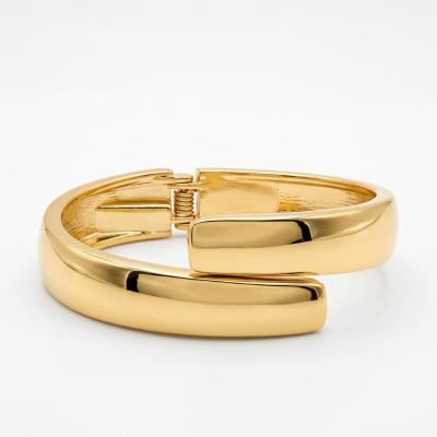 China Waterproof Bold Gold Bangle Bracelet – Tarnish-Free Stainless Steel / Brass Hinge Cuff (OEM / ODM) for sale