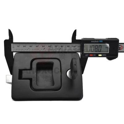中国 無声発電機セット ドア パドル ラッチ ロック鉄パネル ボード ロック 108*80MM 販売のため