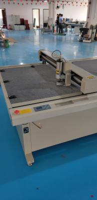China 1900*1450*1100mm Used Garment Cutter with Cutting Machine in Blue Frame Silver Case for sale