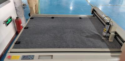 China 1900*1450*1100mm Used Garment Cutter with Cutting Machine in Blue Frame Silver Case for sale