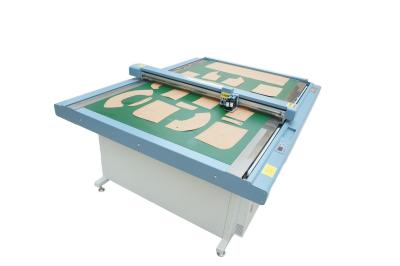 Cina Stampare e tagliare plotter abbigliamento Cad macchina inkjet plotter per applicazioni versatili in vendita