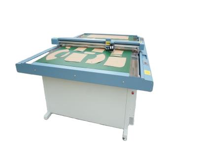 China Speed Flatbed Table Cutting Plotter for Garment Pattern Making in Fiberboard Materials for sale