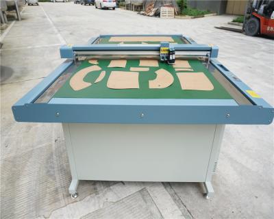 China Speed Flatbed Table Cutting Plotter for Garment Pattern Making in Fiberboard Materials for sale