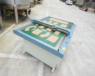 China Speed Flatbed Table Cutting Plotter for Garment Pattern Making in Fiberboard Materials for sale