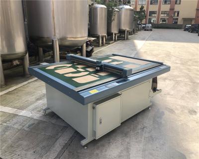 China Plotadora de Gráficos de Caneta CAD para Vestuário Formato Amplo 1209/1509/1510/1512 para Impressão de Resolução à venda