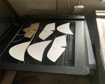 China Máquina de corte a jato de tinta de tela plana de cor única para impressão de rótulos e fabrico de amostras à venda