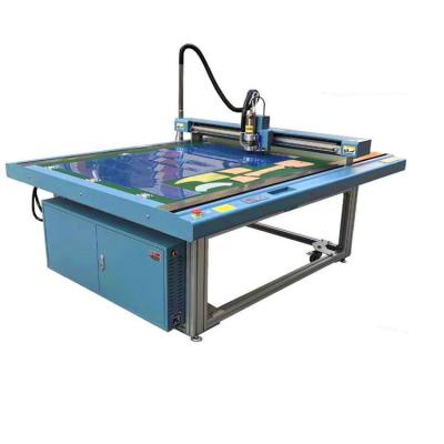 Cina Macchine per il taglio CNC per abbigliamento e abbigliamento in vendita