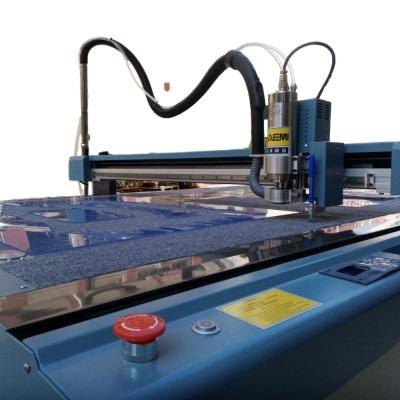 China 500-1800mm/s Cutting Speed Multilayer PVC Garment CNC Router for Garment Industry for sale
