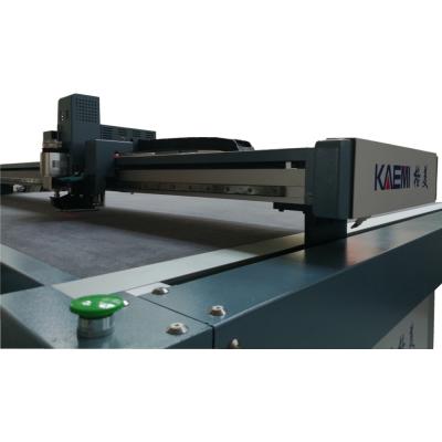 中国 1825 オートマティック ローラー CNC デジタル カッター で 織物 切断 を 革命 的 に 変える 販売のため