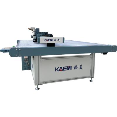 中国 1825 オートマティック ローラー CNC デジタル カッター で 織物 切断 を 革命 的 に 変える 販売のため