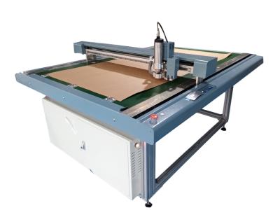 Cina KAEMI PVC Epoxy Resin Board Routing Cutting Machine con telaio blu telaio argento in vendita