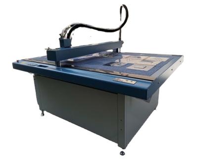 China Cutting Speed 500-1800mm/s Garment Production Pocket Zipper Sewing Template Cutter for sale