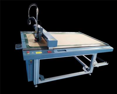 China Card Printer KAEMI 72inch Automatic Contour Die Cut Full Cut 1.6-2m Sticker Vinyl Cutter for sale