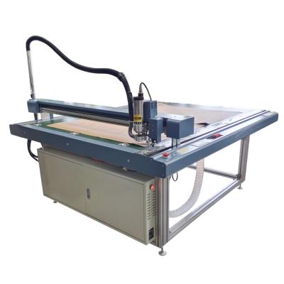 China Smart Template Vinyl Board Cutting Machine for Retail and Durable Graver Cut Tools for sale