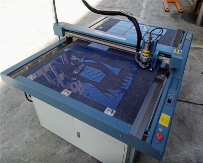 Cina Macchina di taglio cassa d'argento a telaio blu doppio uso per modello di carta e modello di cucitura in vendita