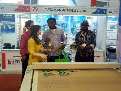 중국 1300mm ~ 2300mm 종이 크기 직물 템플릿 패턴 절단 기계 판매용