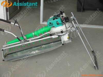 Cina 2.2KW / 2.9HP Potenza del motore DL-4CP-100 Ochiai 1000mm Curve Blade Two Man Tea Harvester in vendita