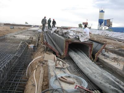China Culvert Construction Rubber Baloons 600mm X10M, culvert rubber balloon , rubber formwork ,pneumatic tubular forms for sale