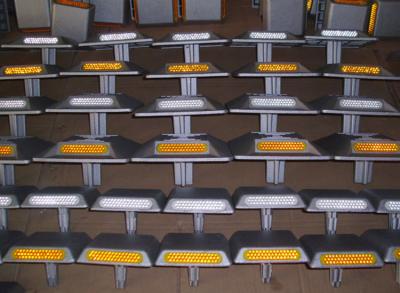 China cat eye aluminium road stud with single/double side reflective for sale