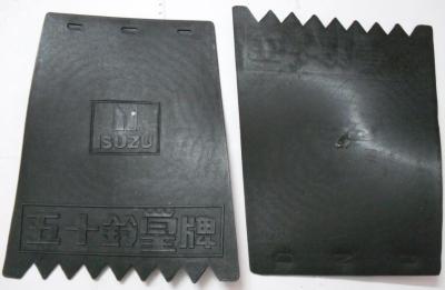 China De Universele Vlaktespatborden van Isuzu voor de Volledige Vastgestelde Rubber Extra Vervanging van Isuzu Te koop