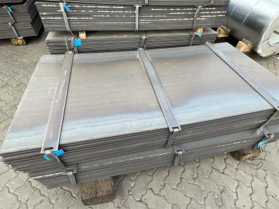 Cina 1-6m lunghezza rivestita a caldo laminata piastra di acciaio al carbonio resistente all'usura piastra di acciaio leggera piastra di acciaio piastra di foglio bobina 1000-4000mm larghezza HRC in vendita