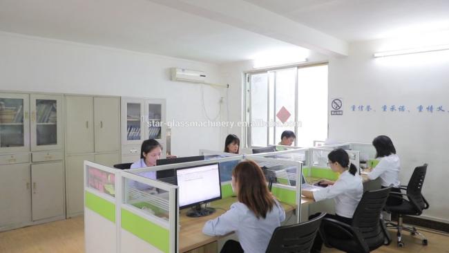 China Foshan Supplier Automatic PLC Vertical Glass Sandblasting Environmental Protection Bathroom Opaque Dark Glass Machine
