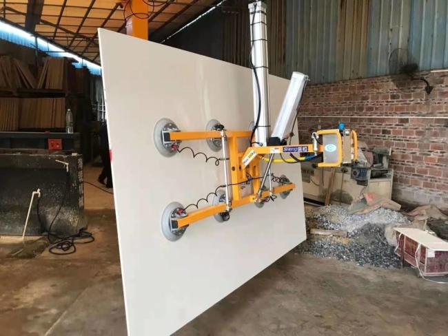 Eight Sucker Cups Glass Cantilever Crane Lifter Loading Equipment Glass Machine