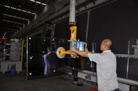 China CE Certified 800kg Vacuum Lifter for Insulating Glass Loading Unloading Customizable for sale
