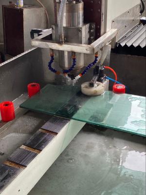 Cina Macchina di taglio automatico di vetro di grande area per porte e finestre spessore di vetro 3-12 mm in vendita