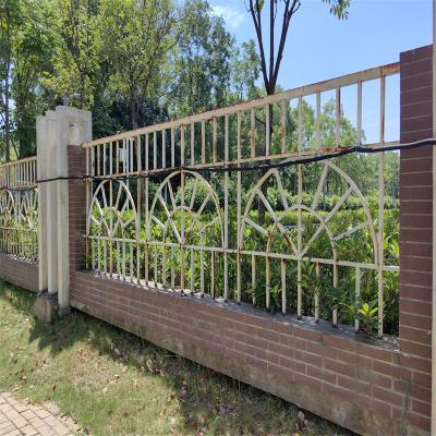 Cina Ferrovie protettive in alluminio personalizzate per balaustrade maniglie in nero moderno in vendita