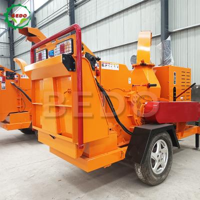 China Mobile Garden Branch Shredder Machine 55HP Diesel Engine Electric Start for sale