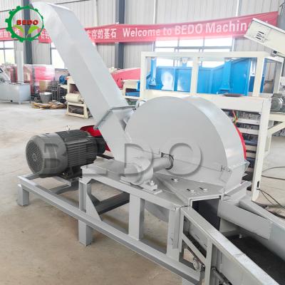 China Een krachtige elektrische houtversnipper met 6 bladen en 3 kW voedingsconveyor. for sale