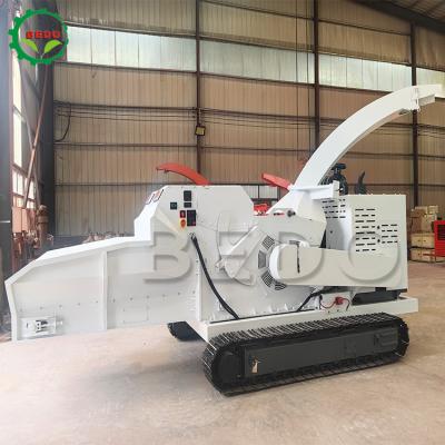 China 4 cil. dieselmotor Houtversnippermachine met 360° verstelbare chute en 215 mm bladlengte for sale