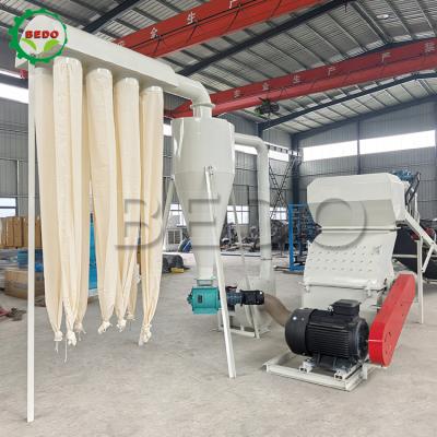 China Wood Pallet Disintegrator 0.75kw Airlock Motor 3kw Feeding Roller Motor for Easy Pallet Disintegration for sale