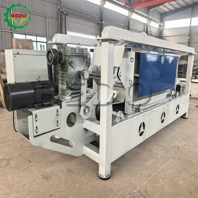 China 4kw Running Power Wood Shavings Machine with Alloy Steel Blade and 400-500 Kg/hour Capacity for sale