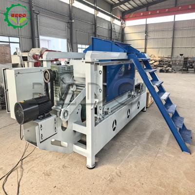 China 125mm Roller Diameter Wood Shavings Machine with 400-500 Kg/hour Capacity and Automatic Operation for sale