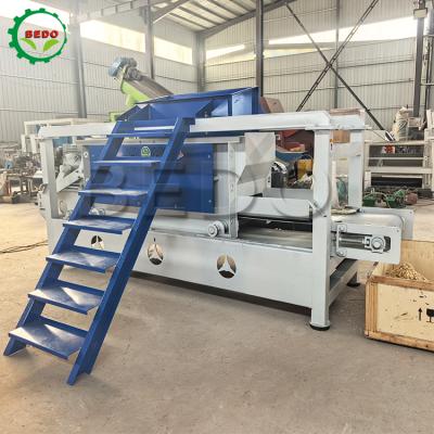 China 7.5kw*2 Main Shaft Power Wood Shavings Machine with 400-500 Kg/hour Capacity and High-quality Steel Material for sale