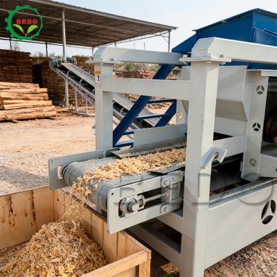 China Automatic Wood Shavings Machine with Alloy Steel Blade 125mm Roller Diameter and 400-500 Kg/hour Capacity for Industrial Use for sale