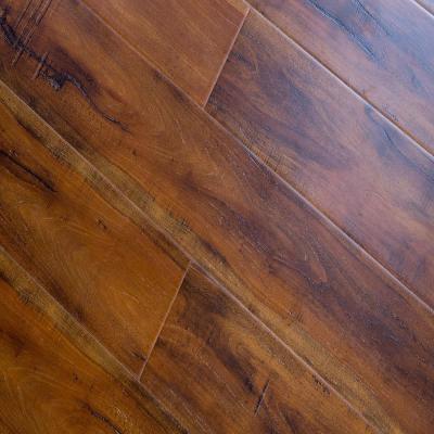Cina 7mm 8mm 12mm Thinness Cristallo HDF pavimenti stratificati Durable e cristallino Made in vendita