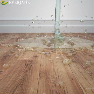 Cina Piastra per pavimenti in vinile SPC da 4 mm con consistenza in legno ignifugo e capacità di progettazione grafica in vendita