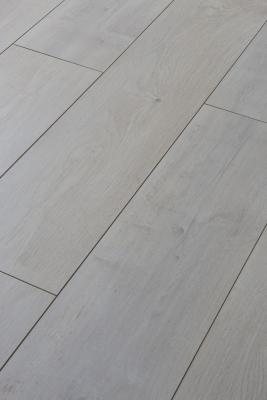 Cina AC4 Tasso di resistenza all'usura T G Pavimento laminato Macchina per il naso delle scale per pavimenti di ingegneria in vendita