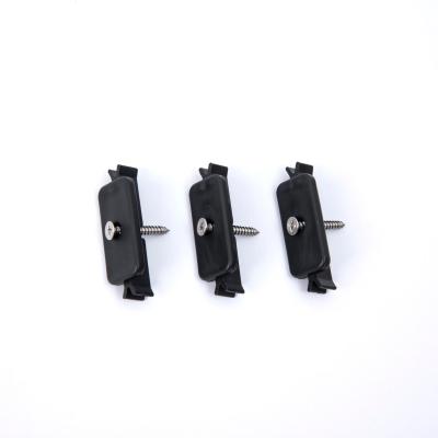 Cina Materiale grezzo PP Plastico Wpc Fasciatore per pavimenti con clip in acciaio inossidabile in vendita