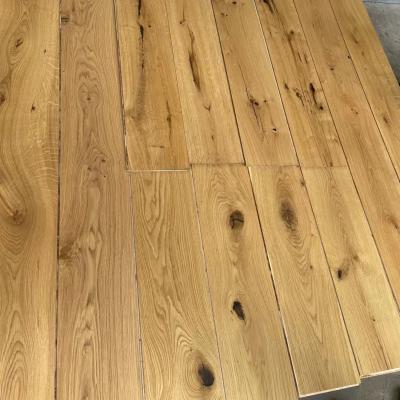 Cina Pavimenti in legno ingegnerizzato a più strati da 15 mm da legno di noce da quercia per le scale della camera da letto in vendita