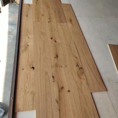 Cina Pavimenti in legno duro HDF Golden Pine Espresso Satin Oak Pavimenti di ingegneria per gli standard in vendita